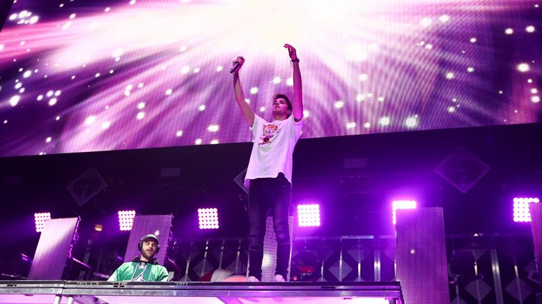 The Chainsmokers have just announced their debut album | Music - KISS