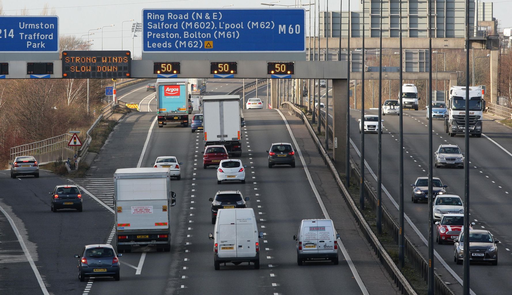 Middle lane hogging and tailgating: The bad driving habits that police ...