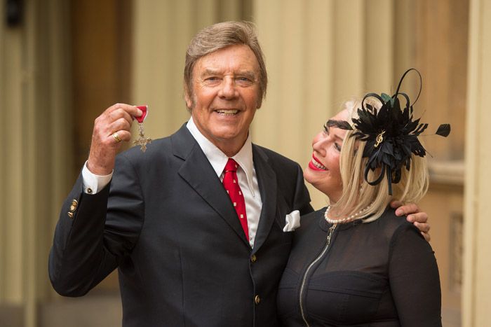 Kim Wilde's dad Marty receives his MBE award at Buckingham Palace ...