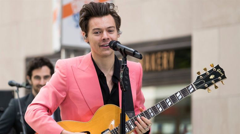 WATCH: Harry Styles’ cover Kanye West’s ‘Ultralight Beam’ | Music - KISS