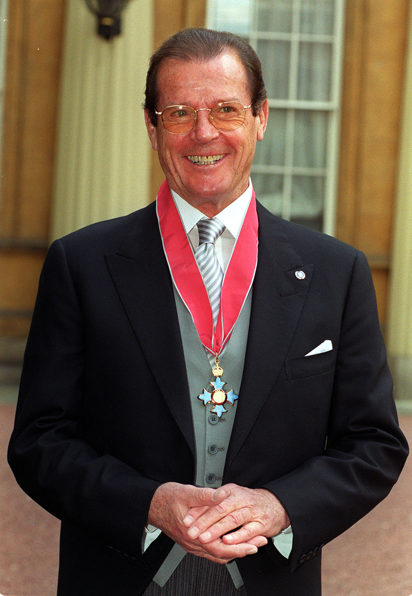 This Sir Roger Moore tribute story is absolutely beautiful | Movies ...