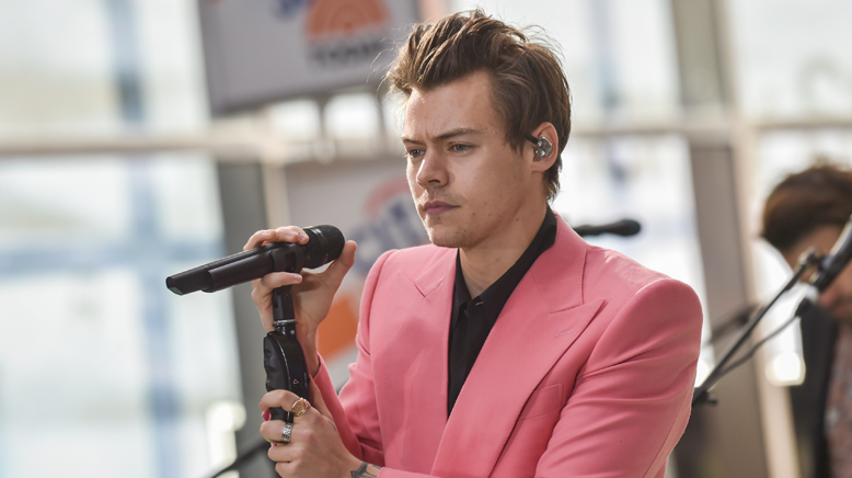 Harry Styles surprises Manchester bombing victim with a phone call ...
