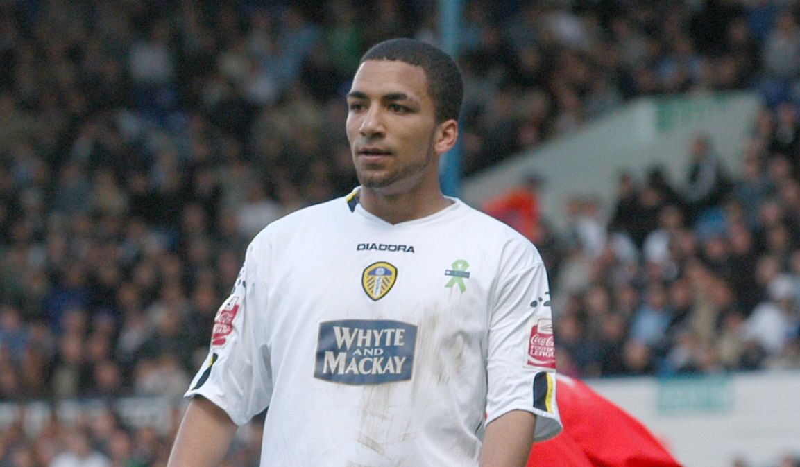Former Leeds United player Aaron Lennon thanks fans after returning to ...