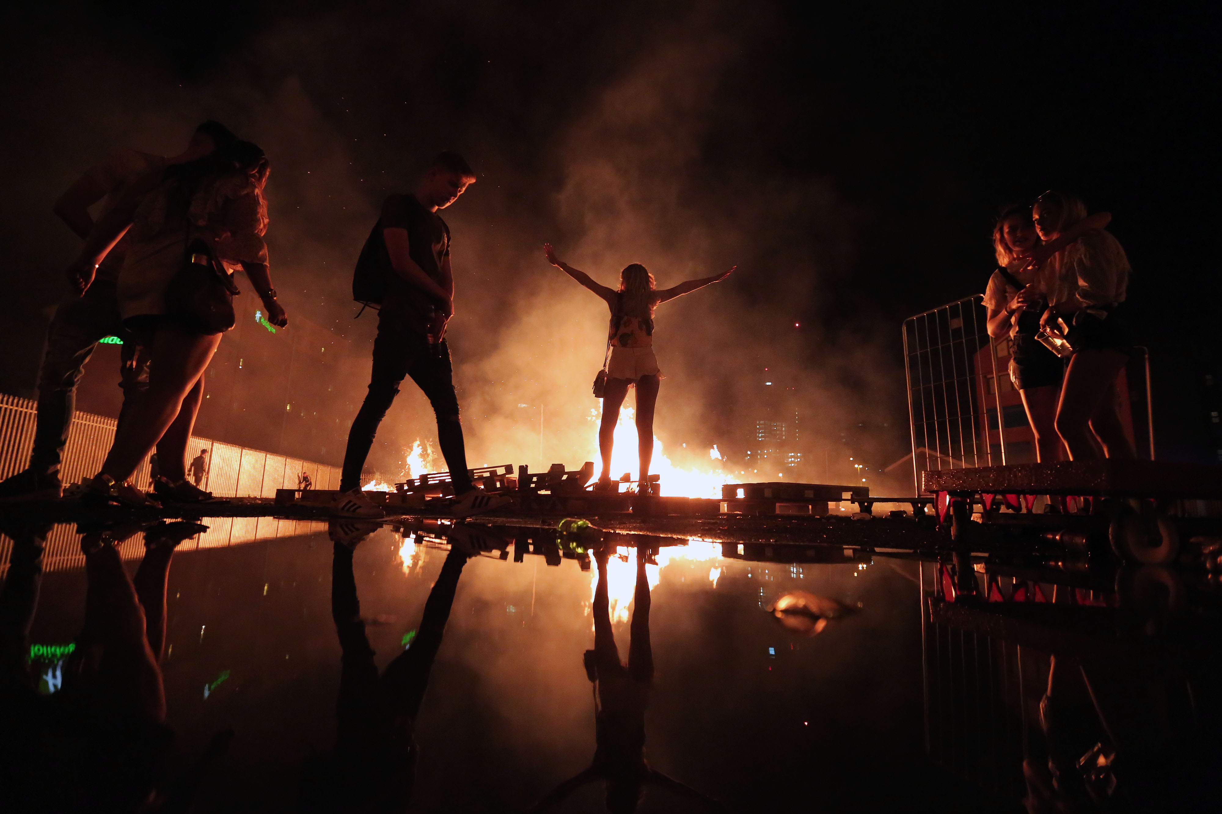 Belfast City Council passes bonfire motion | News - Downtown Radio