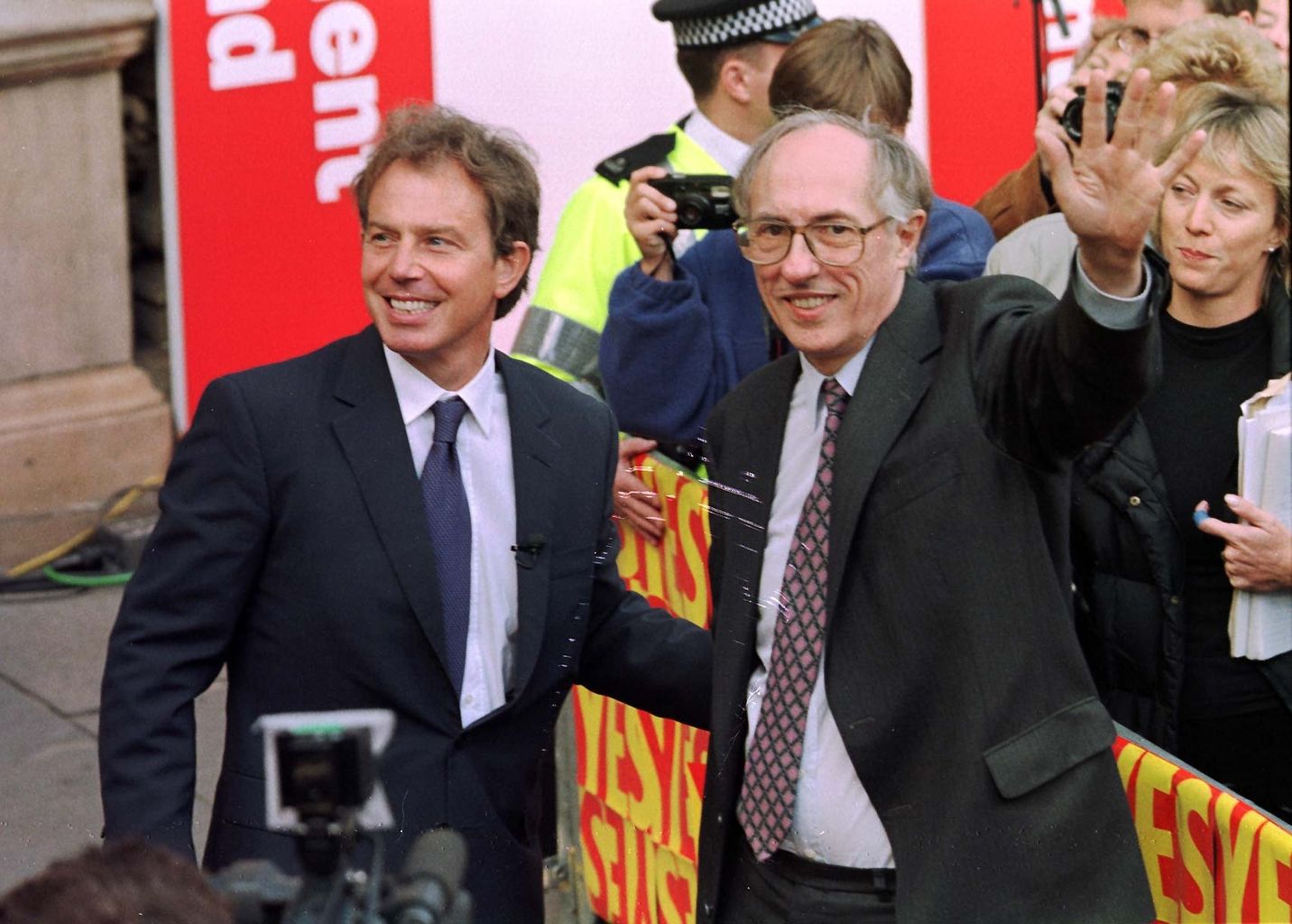 20 years since Scotland voted Yes Yes for devolution | News - Clyde 1