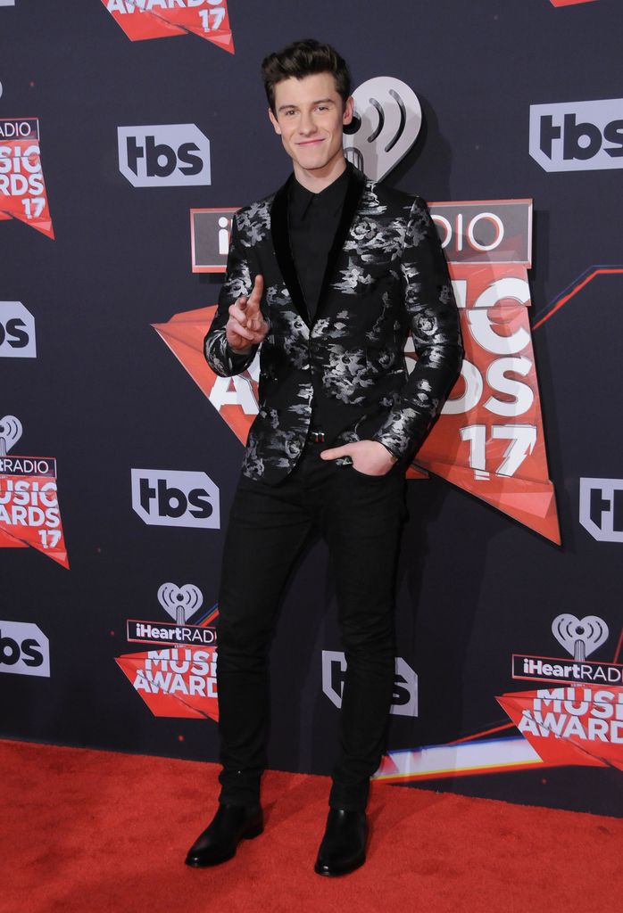 Shawn Mendes and his mum just got the most adorable matching tattoos ...