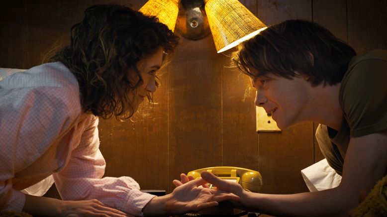 Stranger Things on-screen couple are dating in real life and fans can't ...