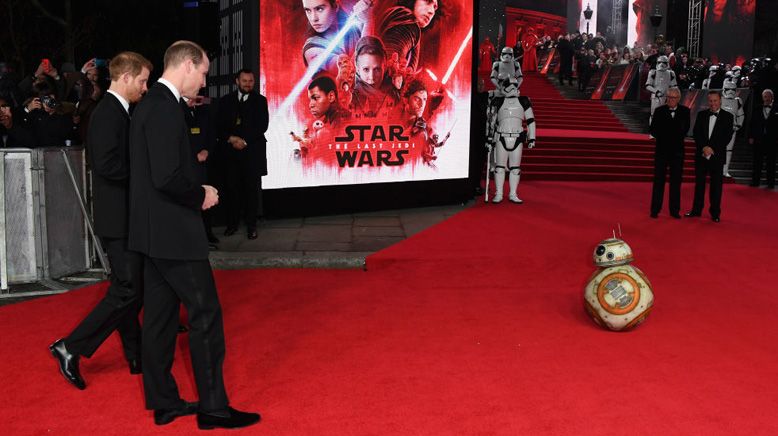 WATCH: You have to see BB8 bowing to the Royals at the Star Wars ...