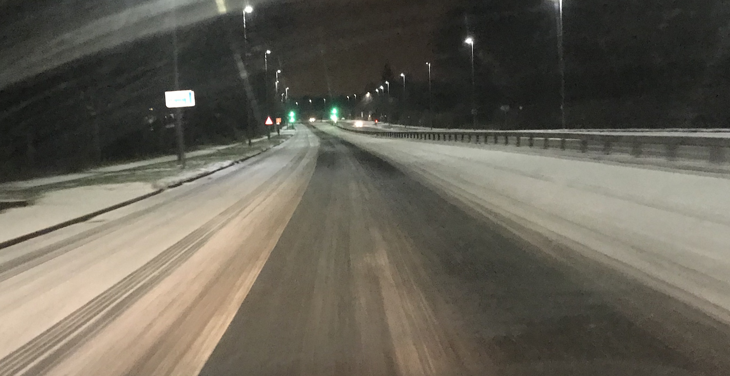 Snow closes roads across Greater Manchester | News - Hits Radio ...