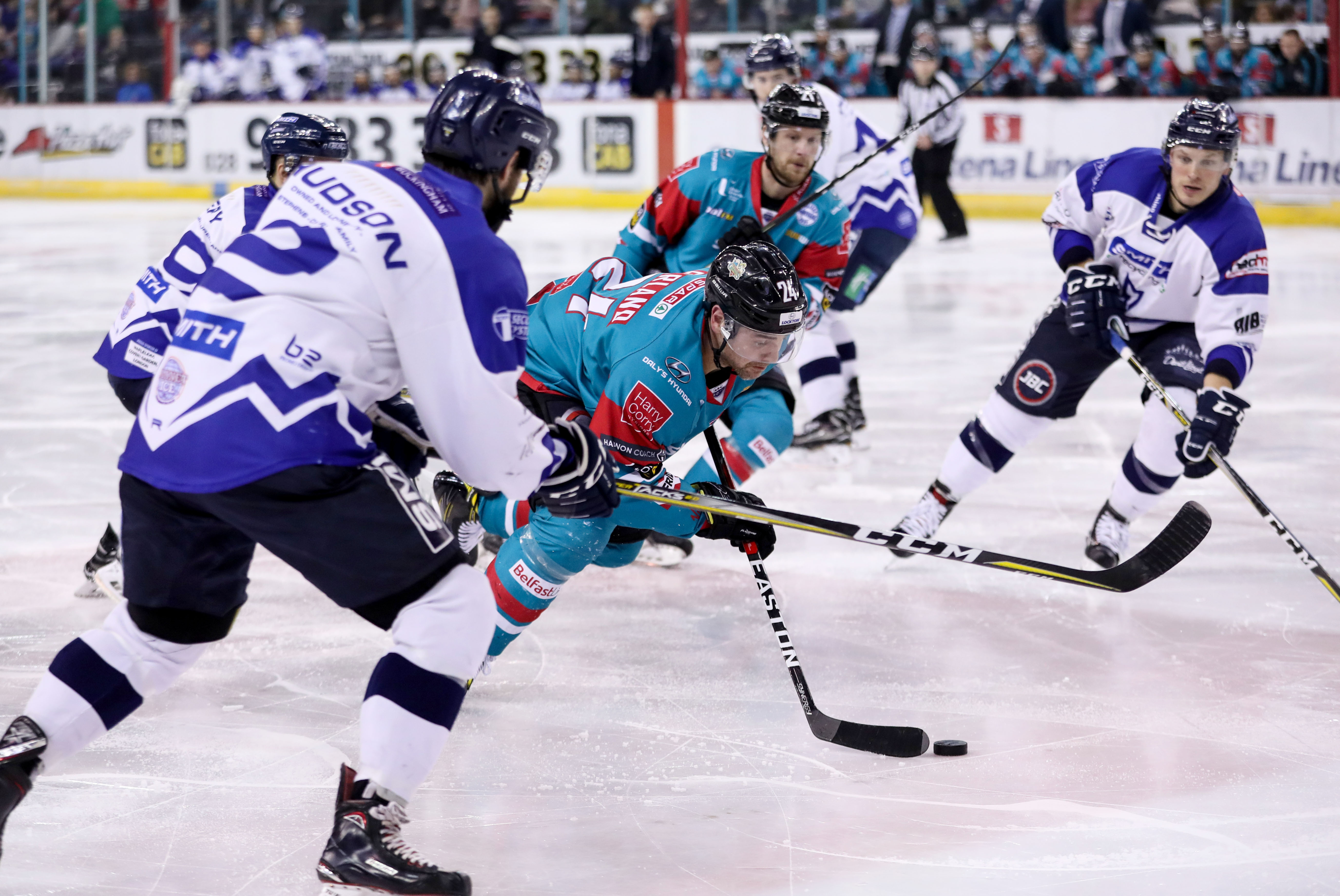 Lightning shock Giants in Belfast | News - Cool FM