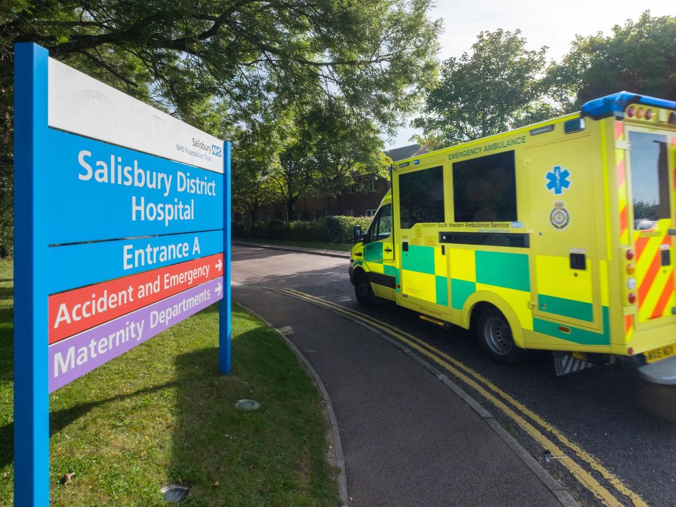 Salisbury District Hospital 'full to capacity'
