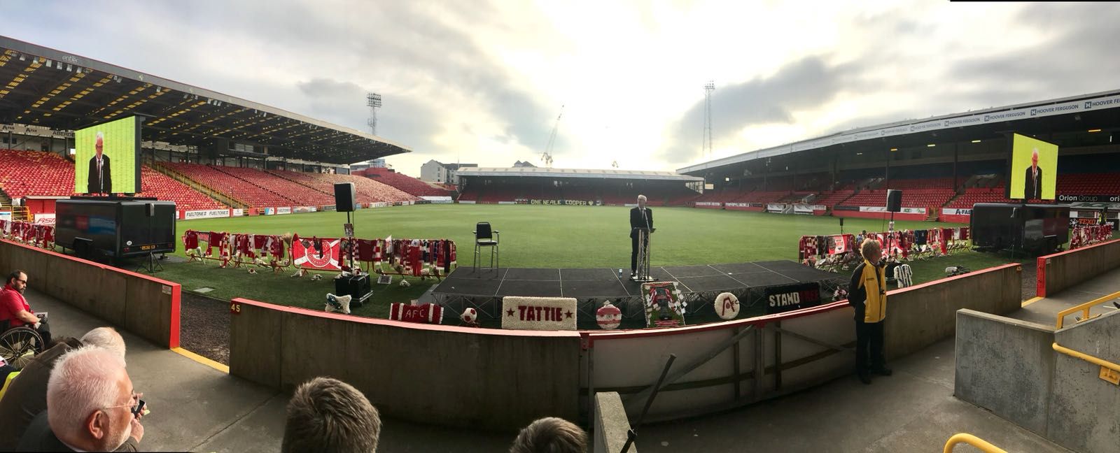 Watch : thousands attend celebration of Neale Cooper's life | News ...