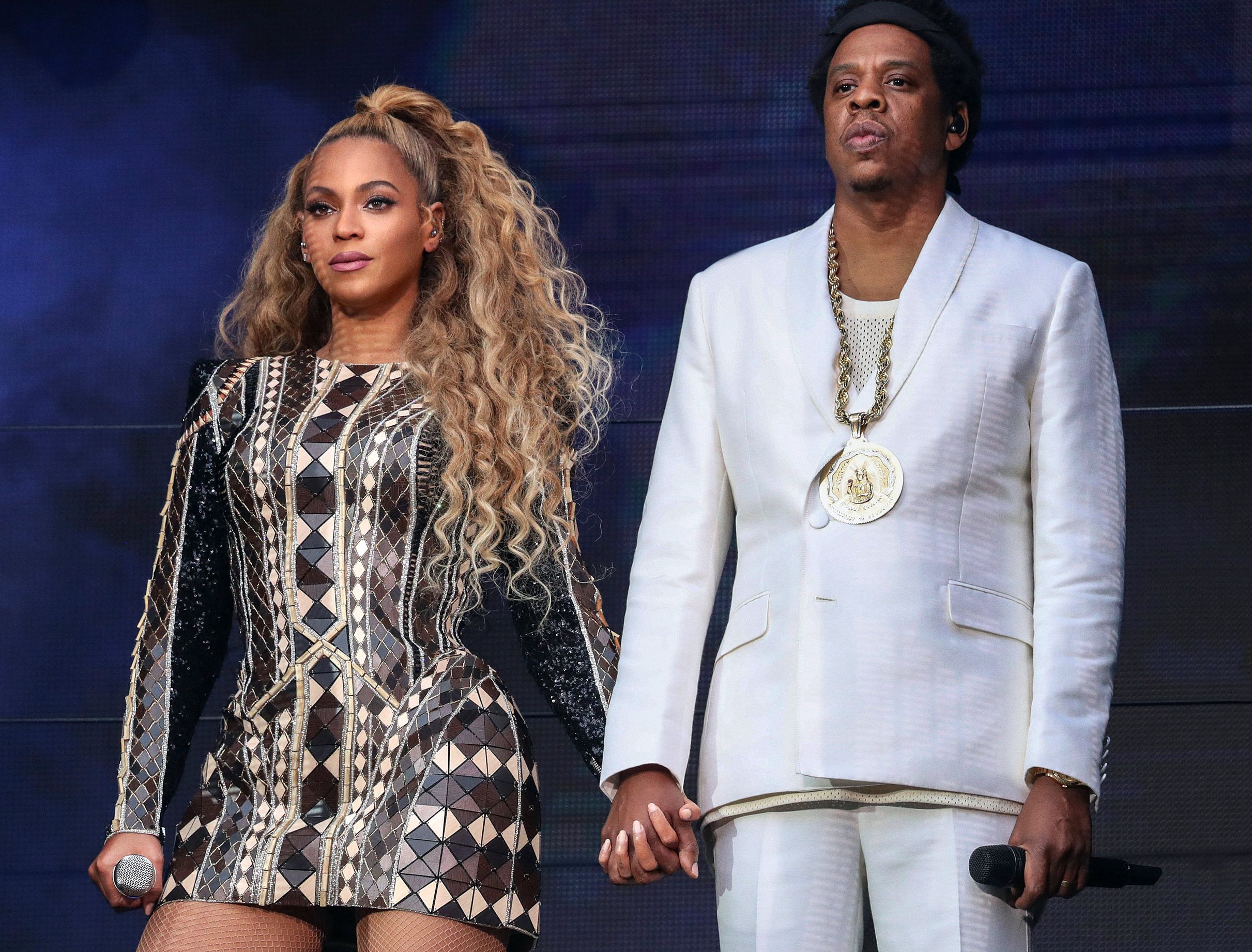 Beyoncé's fans think she is pregnant again after spotting big sign ...