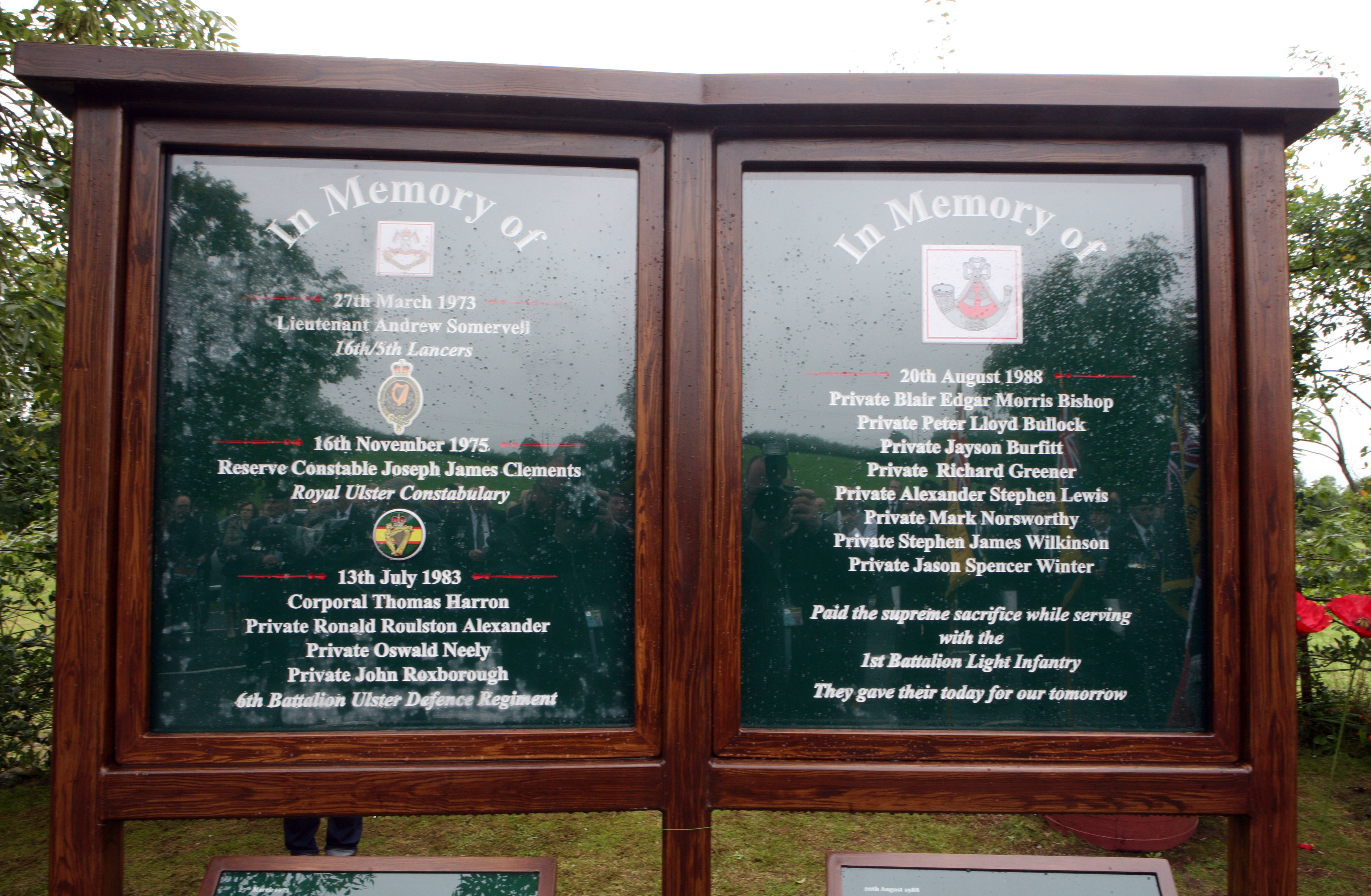 Memorial unveiled to eight soldiers killed by 1998 IRA bombing | News ...