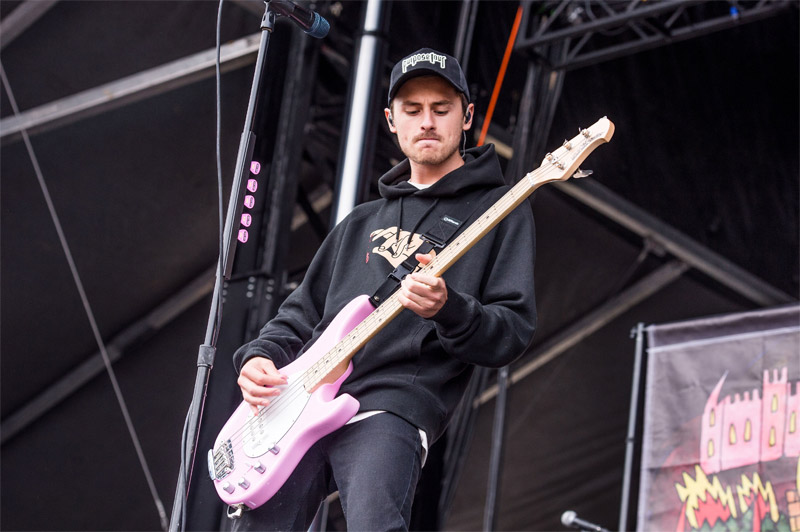 Neck Deep bassist Fil Thorpe-Evans quits the band | Music - Kerrang! Radio