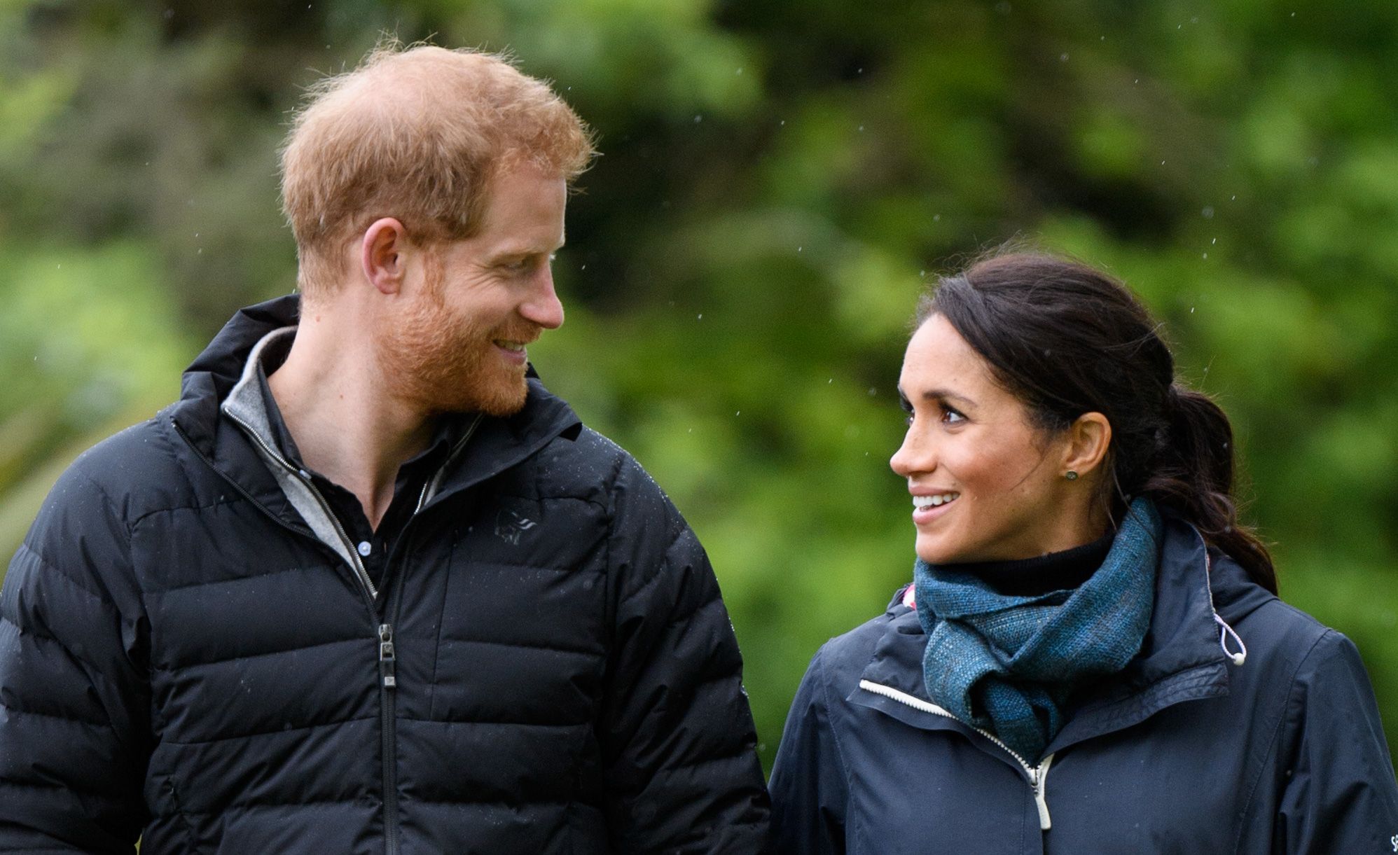 Prince Harry just took the CUTEST photo of Meghan Markle cradling her ...