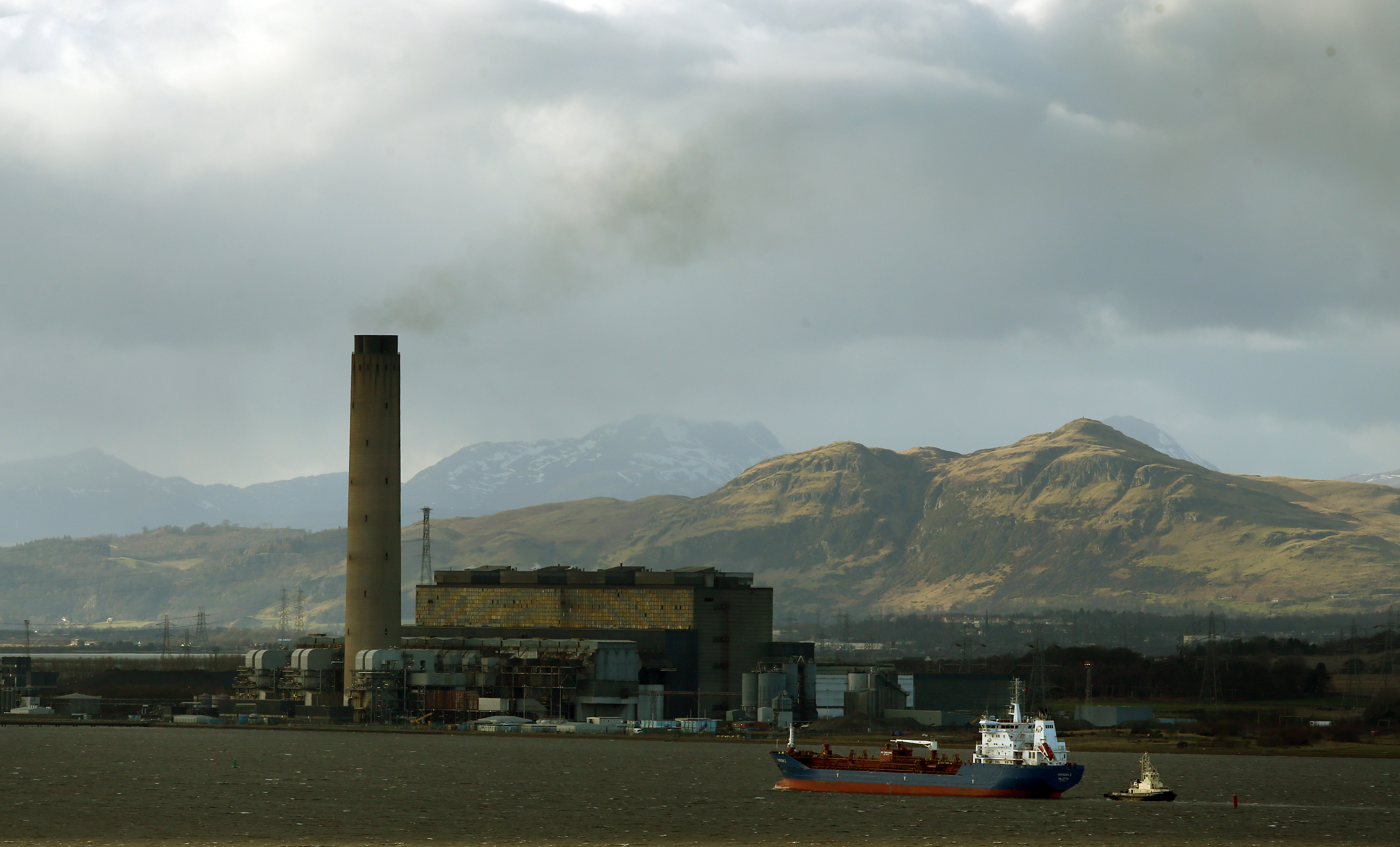 1,000 jobs created as Longannet is chosen for new train factory | News ...