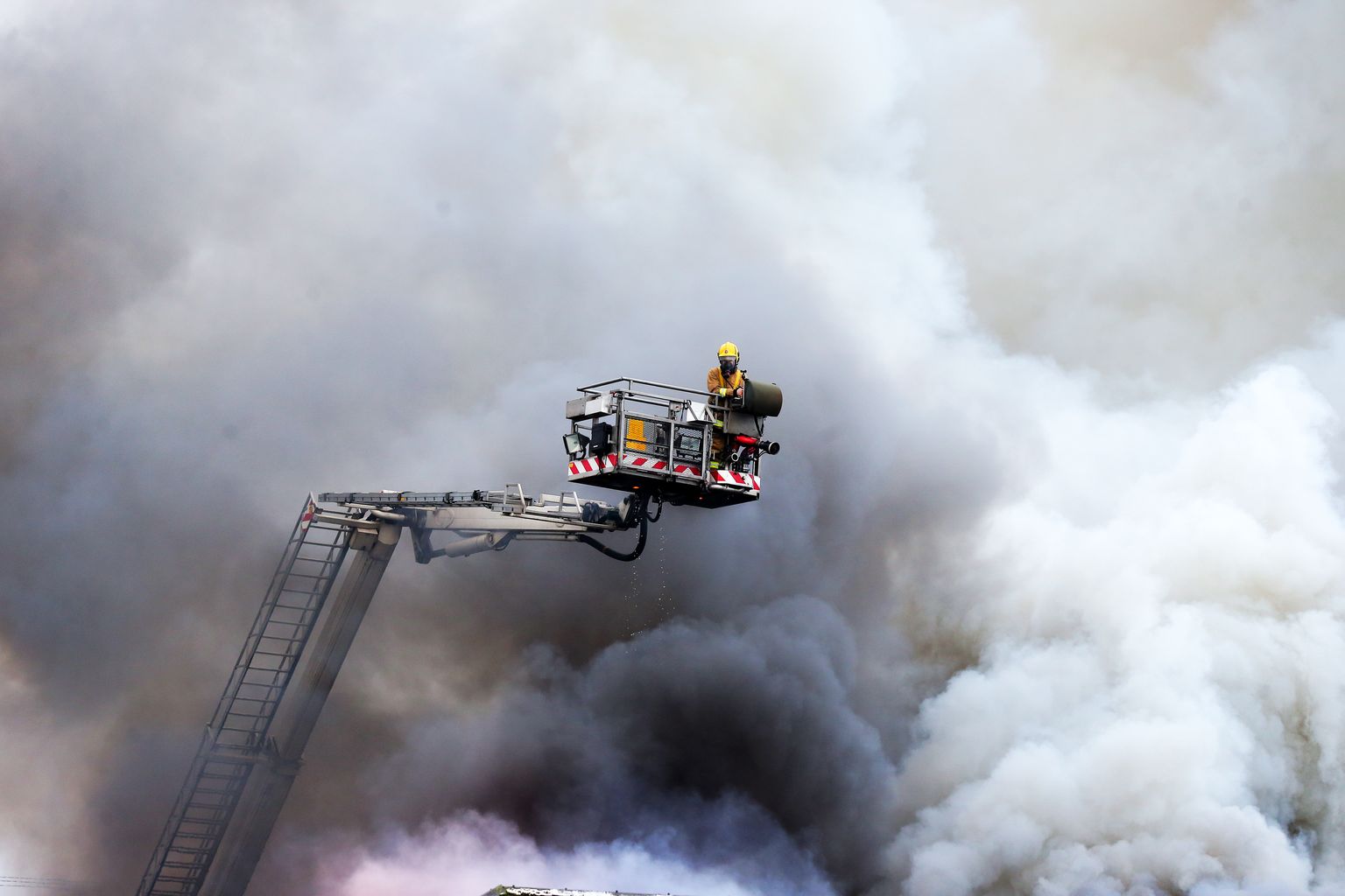 Dundonald fire causing major disruption | News - Downtown Radio