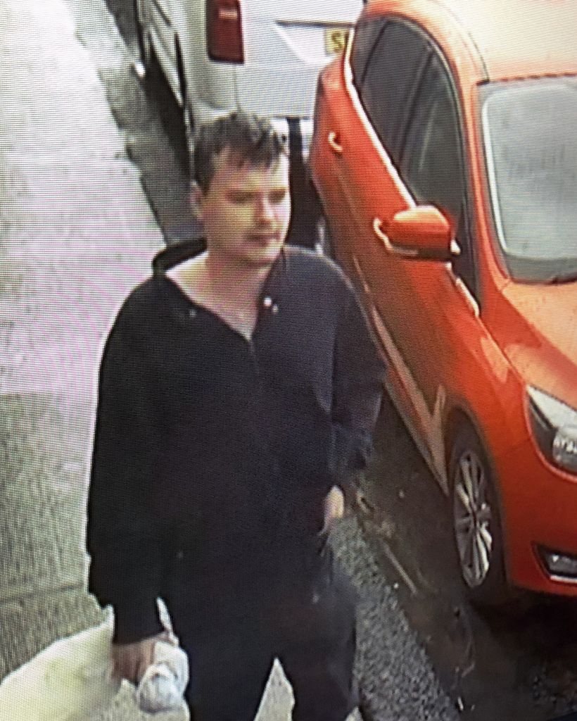 CCTV image released by police in search for missing man | News - Forth 1