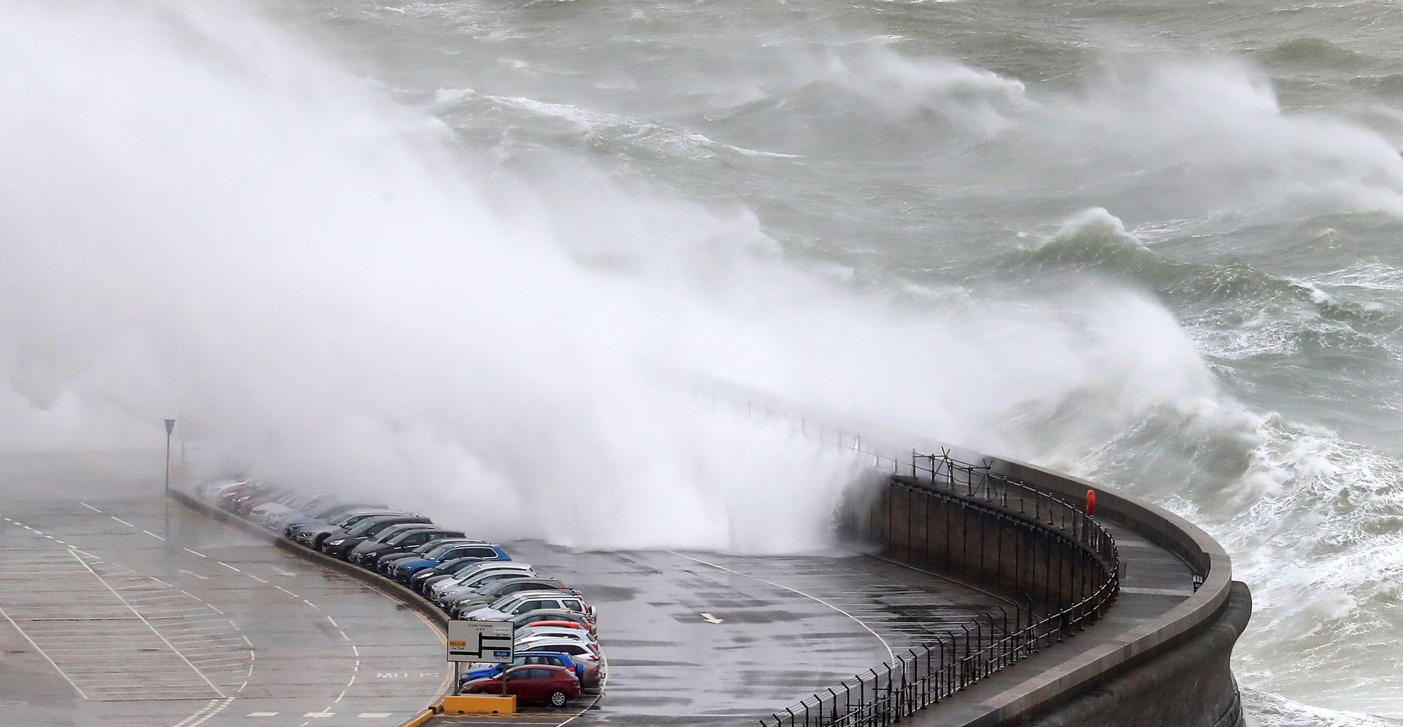 Storm Gareth’s heavy winds ‘to hit morning rush hour’ | News - Forth 1