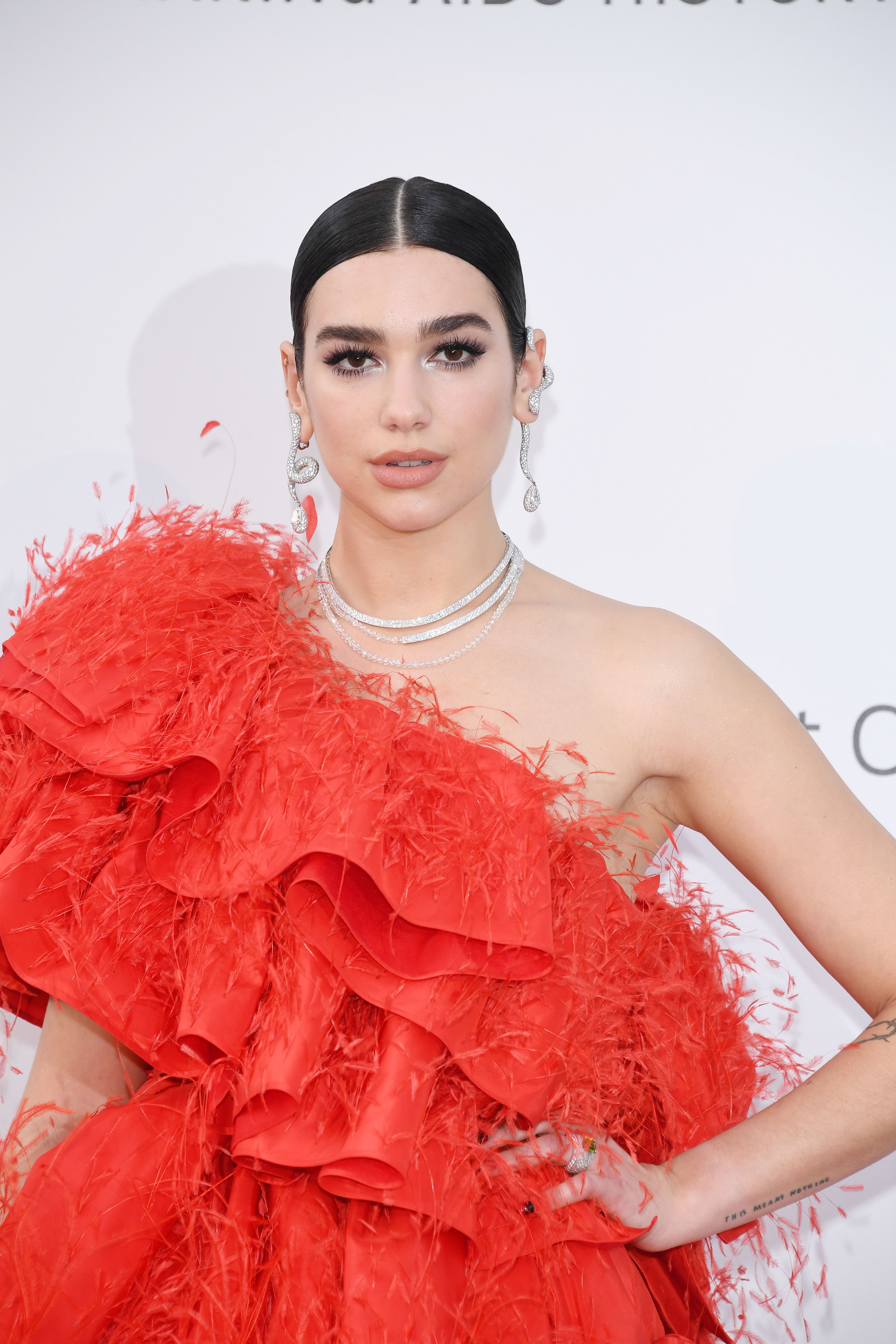 Dua Lipa hits back at online trolls who accused her of Photoshopping ...
