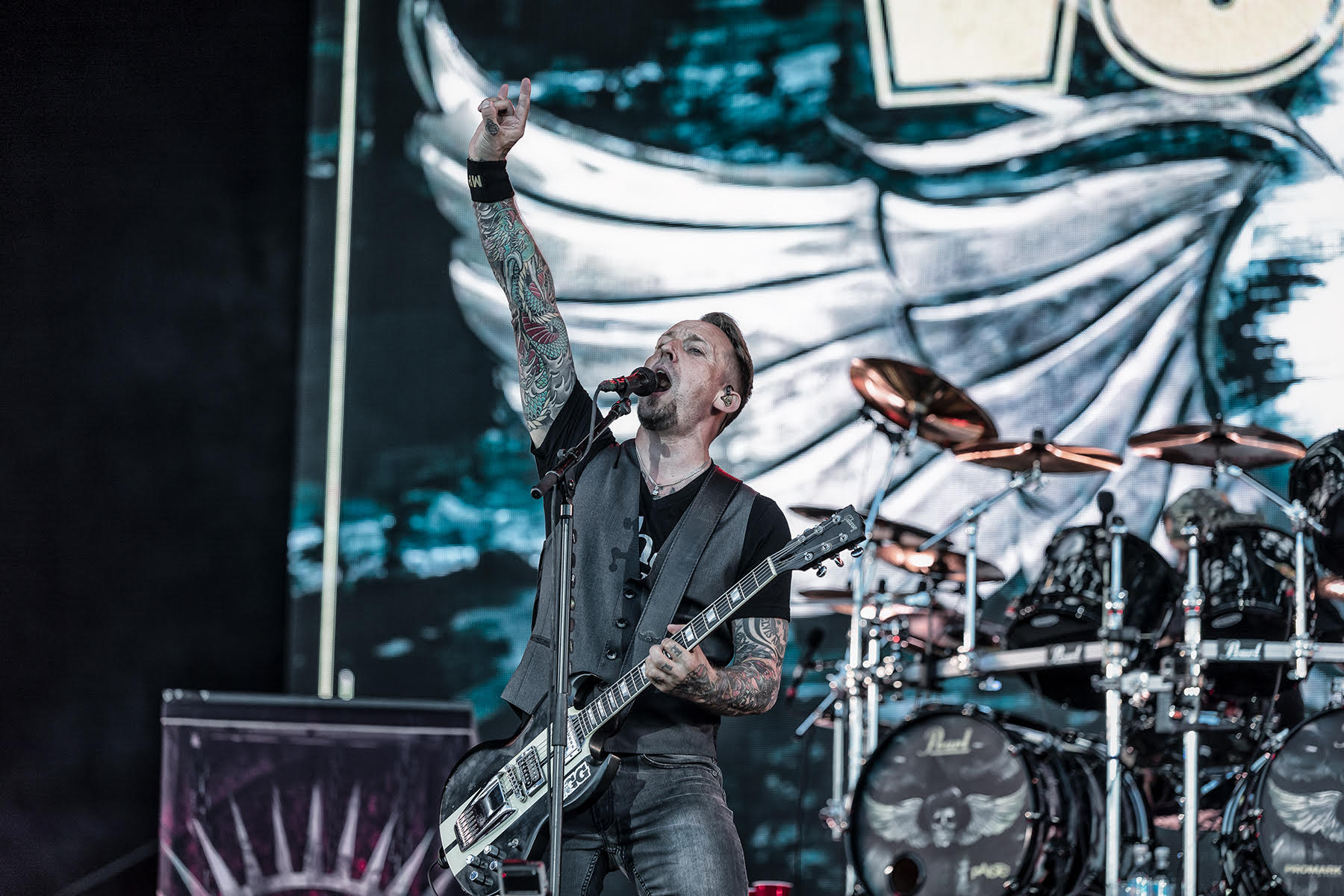 Tons2 FRONT.jpg?quality=80&format=jpg&crop=115,0,1126,1800&resize=crop