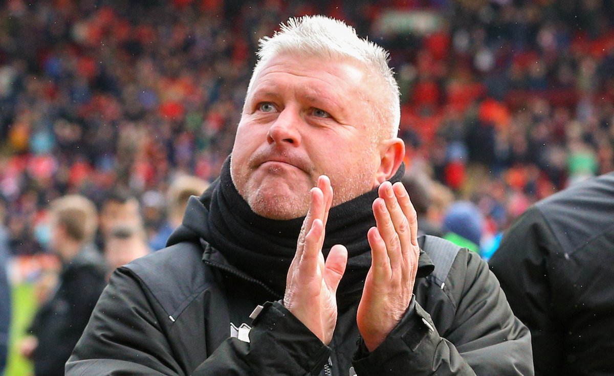 Terry McPhillips quits as Blackpool manager | News - undefined