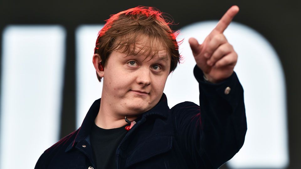 Lewis Capaldi posts hilarious image from family group chat on Twitter.