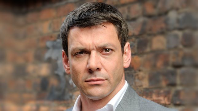 Coronation Street actor Gray O'Brien ring the 'End Of Treatment' bell ...