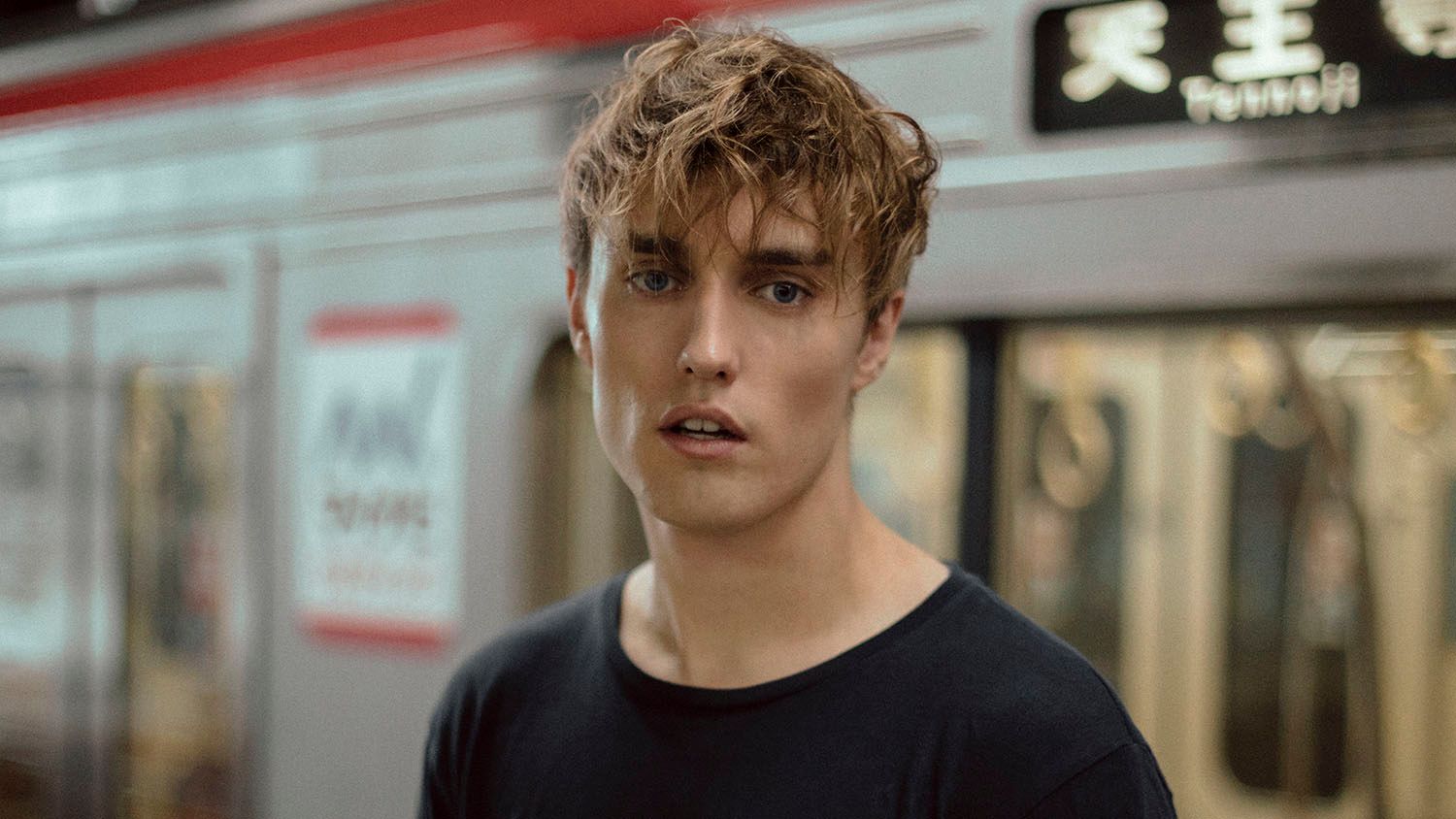 Sam Fender releases Christmas song 'Winter Song'