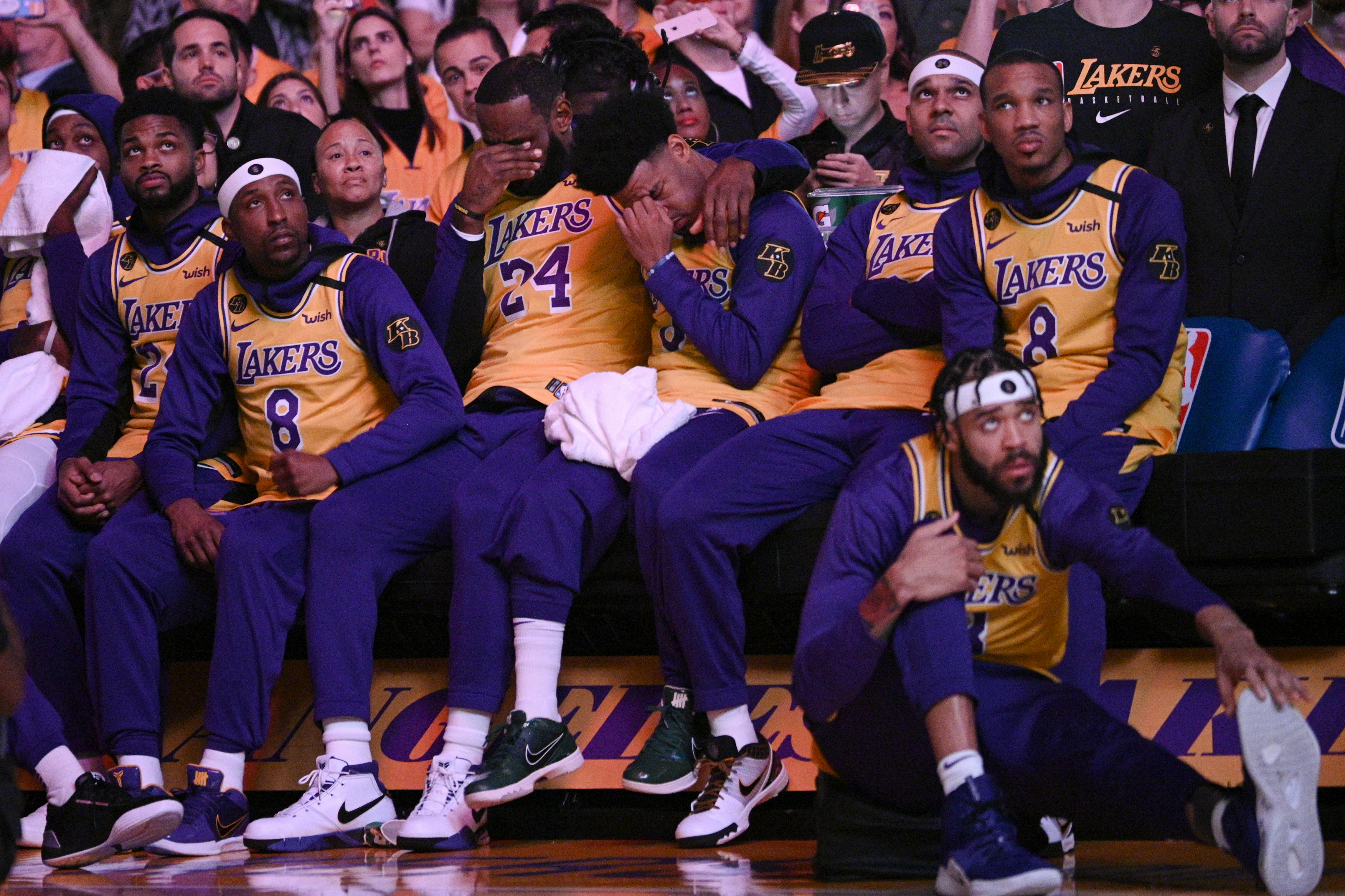 LA Lakers honour Kobe Bryant in first game since the former player's ...