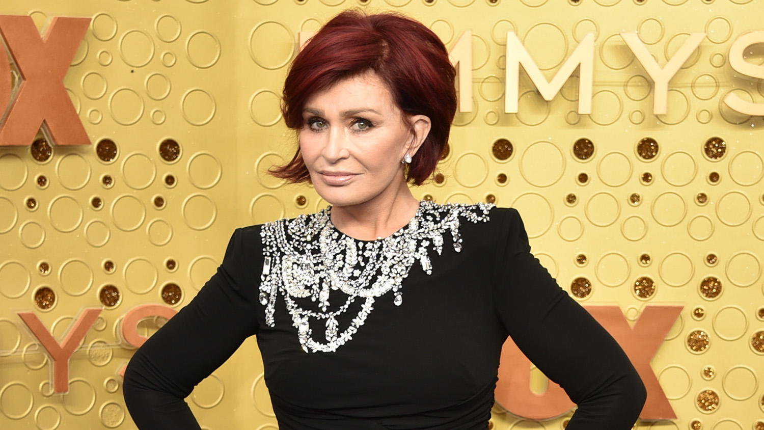 Sharon Osbourne debuts stunning white hair after dying it red every ...
