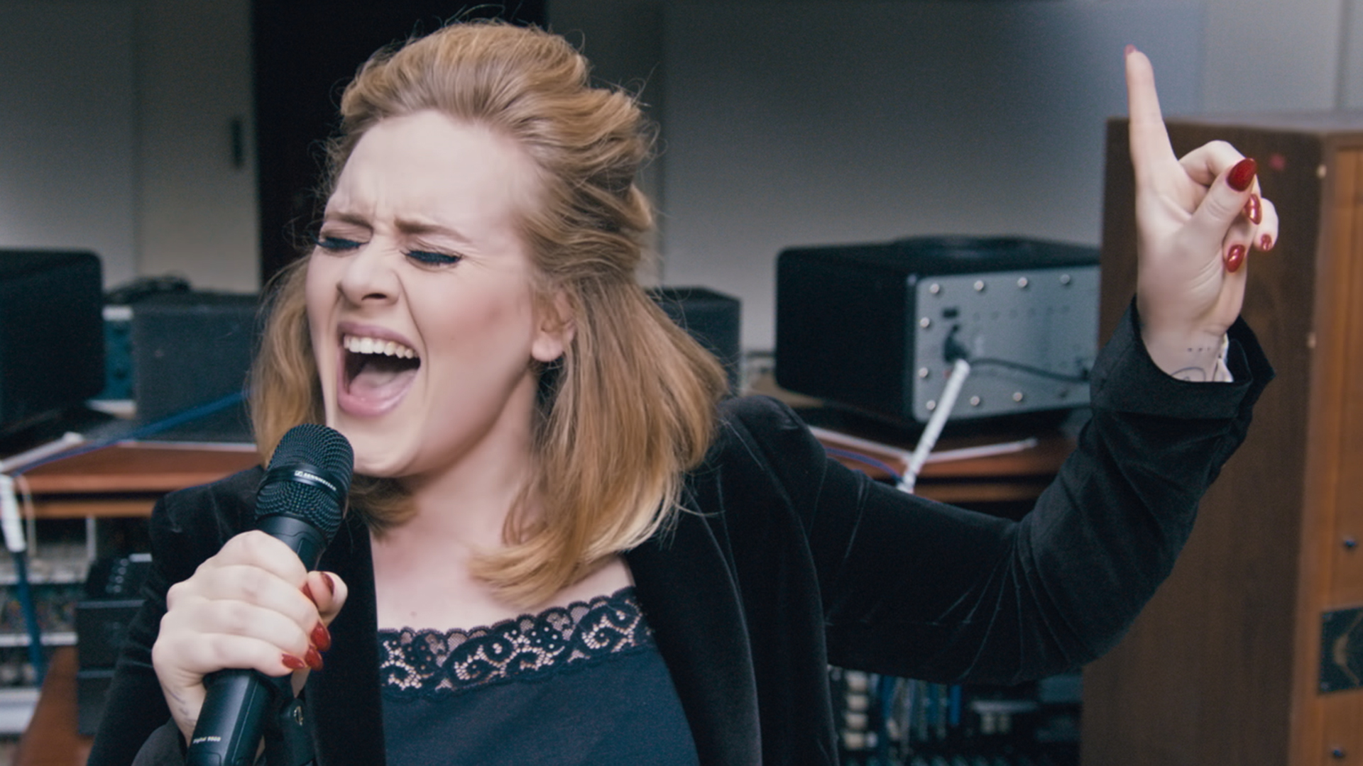 adele2.jpg?quality=80&format=jpg&crop=0,0,1079,1920&resize=crop