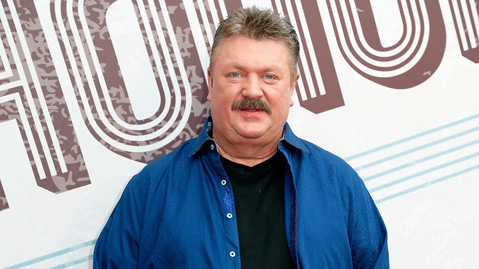 Country music stars pay tribute to Joe Diffie who sadly passed away