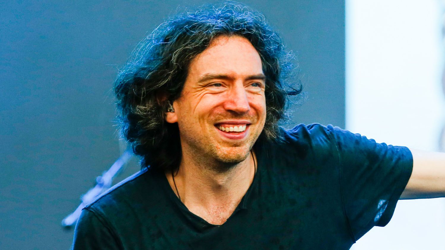 Snow Patrol's Gary Lightbody performing a covers gig
