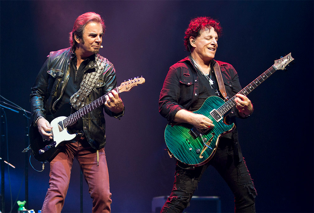 Journey reveal new line-up with performance of Don't Stop Believin'
