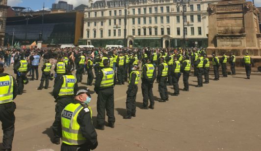 Police urging public to "stay away" during George Square protests ...