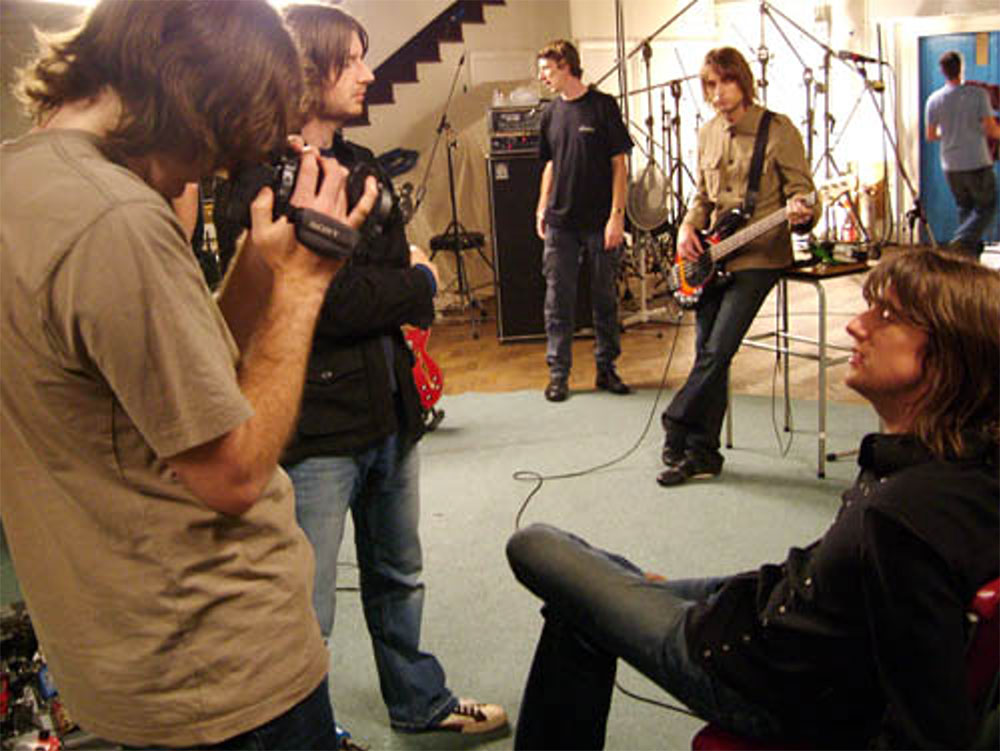 Embrace premiere remastered Gravity video & announce vinyl reissues