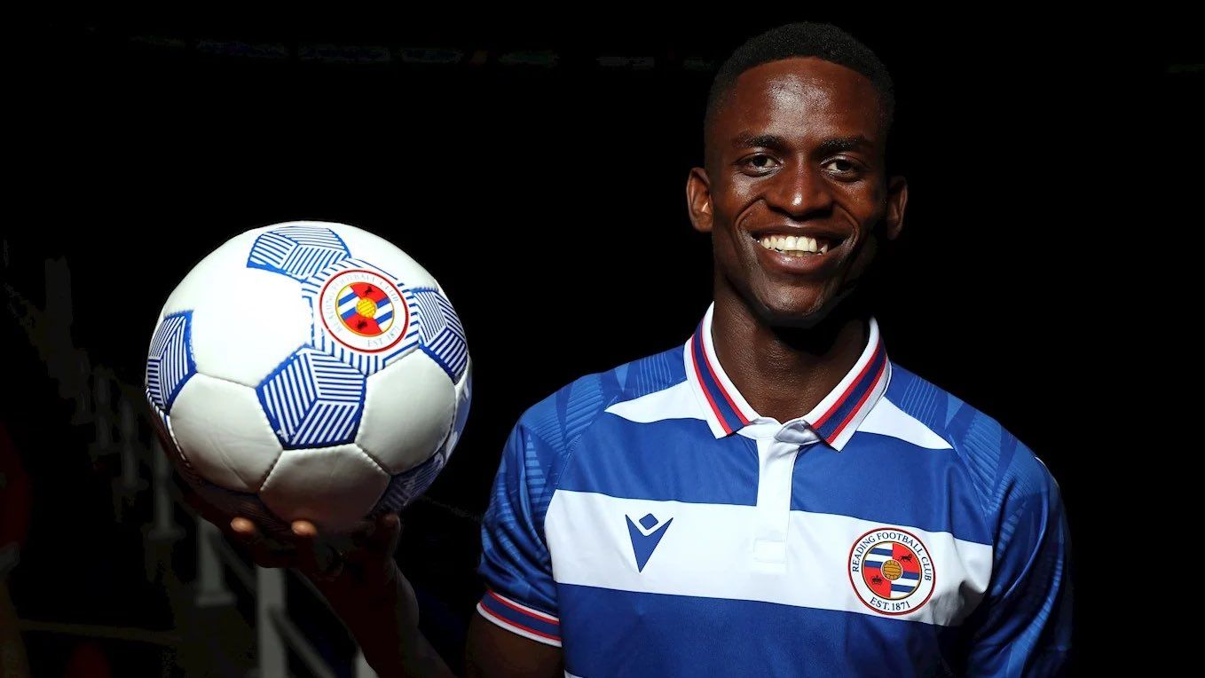 Reading FC make second loan signing | News - Greatest Hits Radio ...
