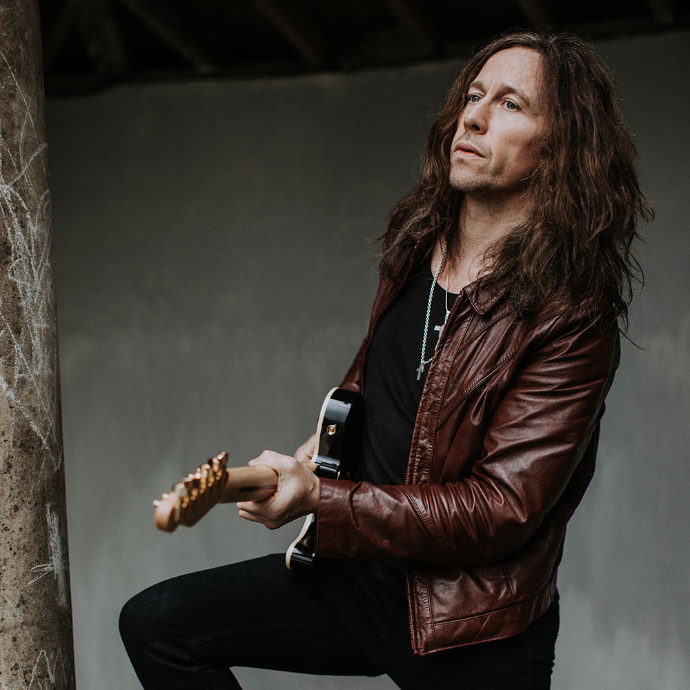 Matt Mitchell premieres Unavailable video on Planet Rock