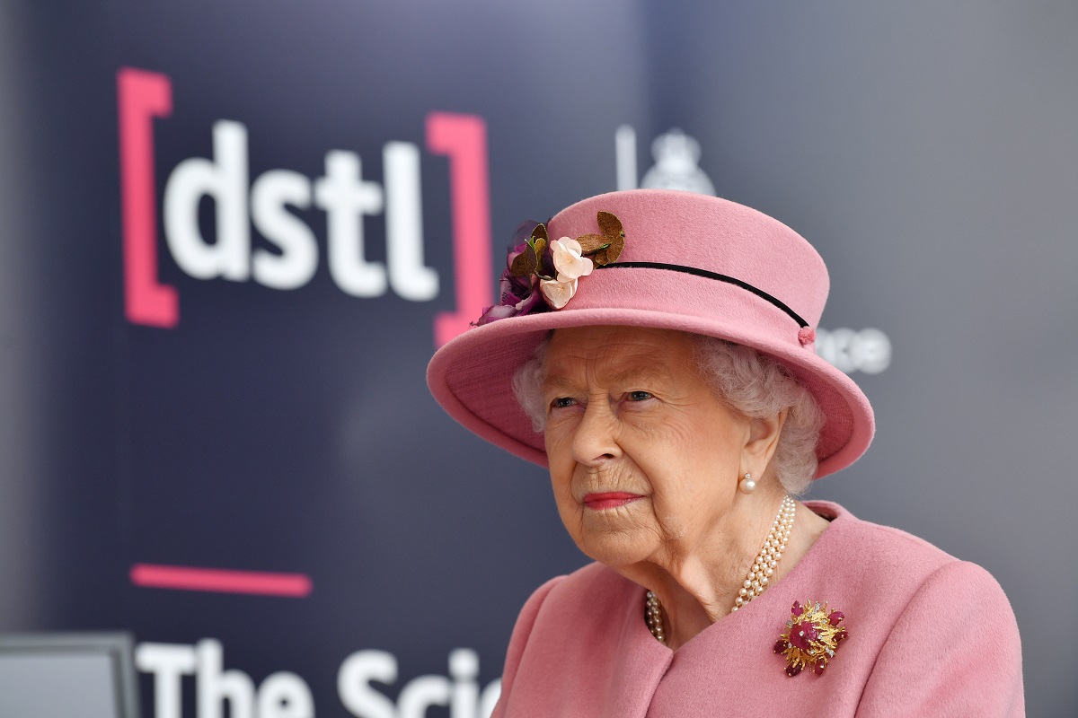 Queen visits Porton Down | News - Greatest Hits Radio (Salisbury)