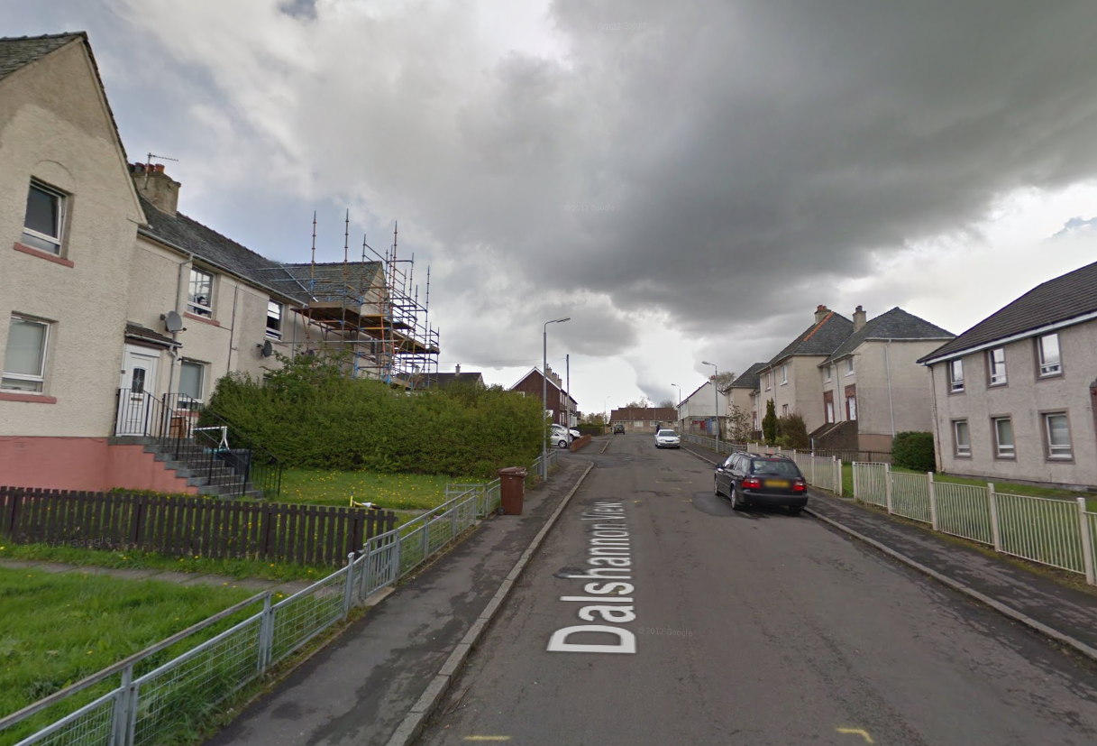 32 year-old hurt after being hit by a vehicle in Cumbernauld