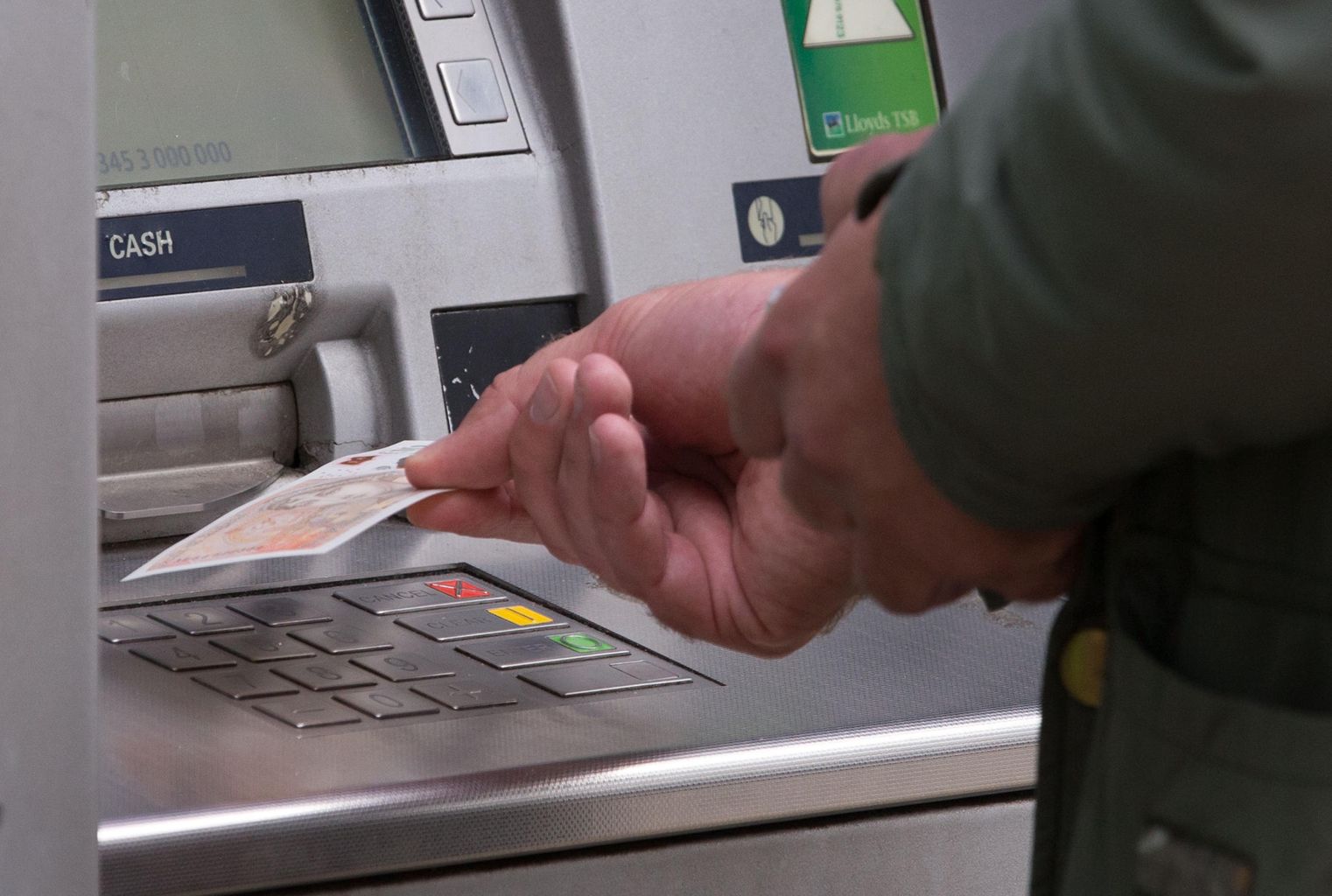 ATM withdrawals drop by nearly £2.5 billion since April