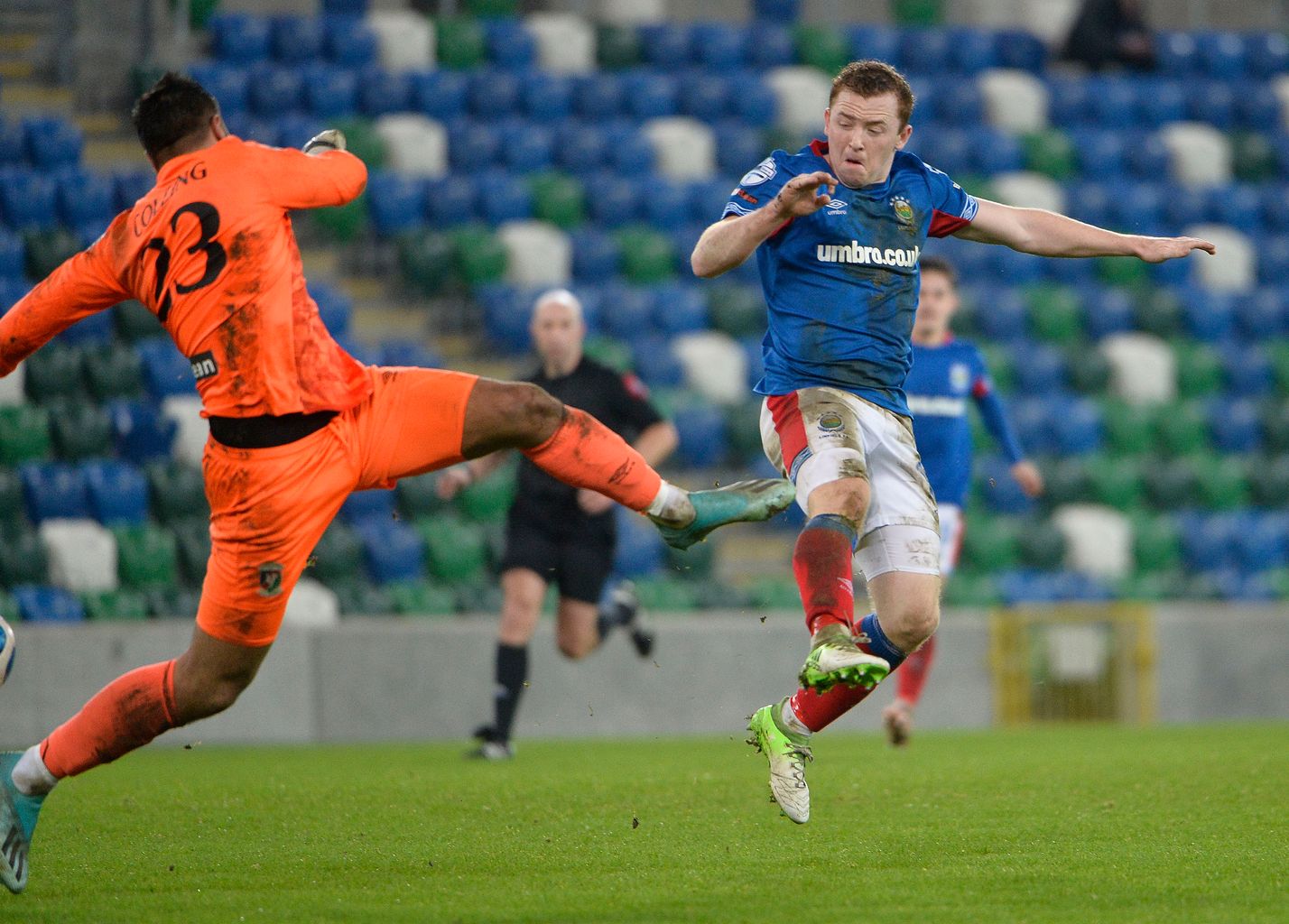 6 goals and 2 red cards as Big Two thriller ends in draw | News - Cool FM