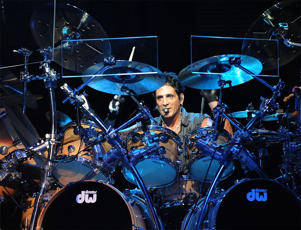 Deen Castronovo Singing