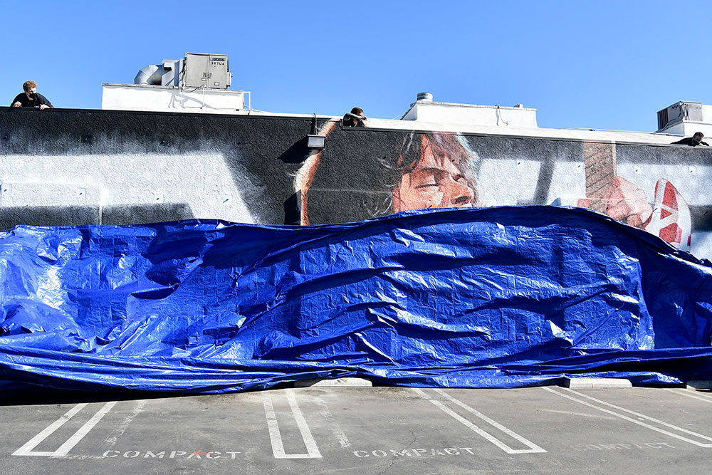 Eddie Van Halen mural unveiled on Hollywood's Sunset Strip - PHOTOS