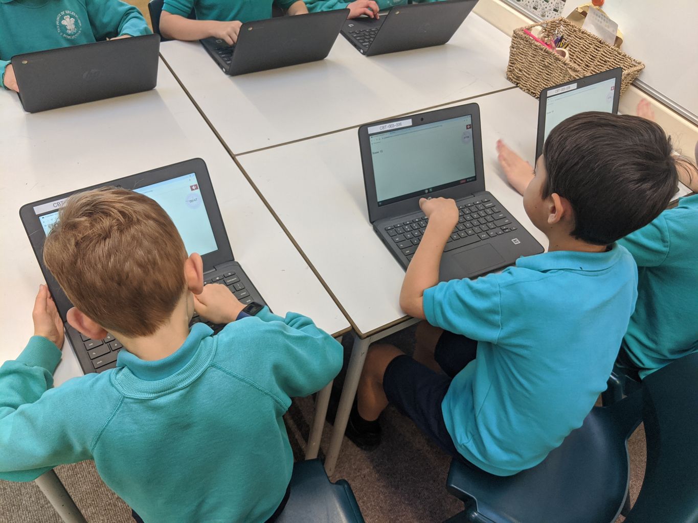 Dorchester school takes part in internet safety world record attempt ...