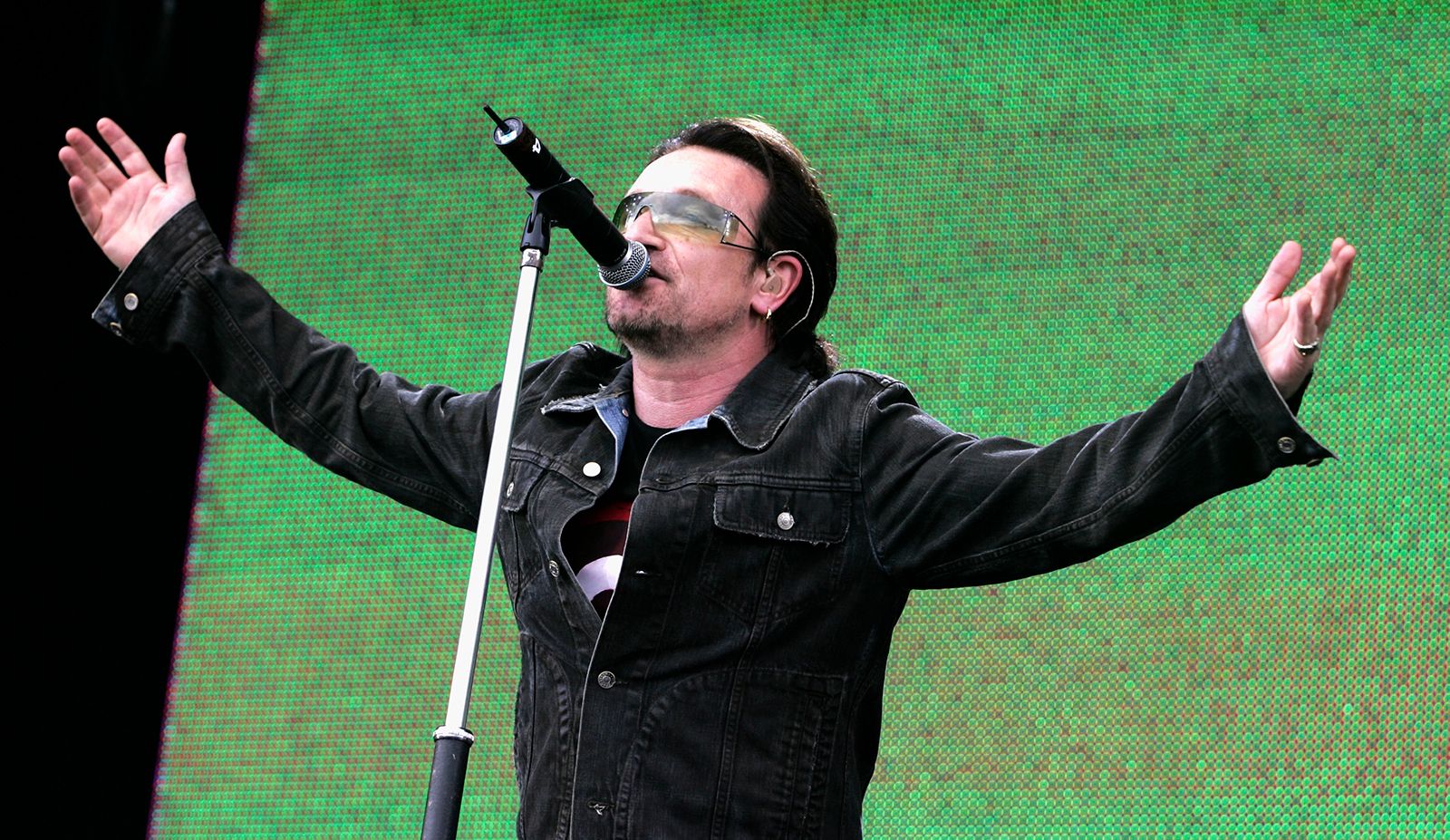 U2 broadcast most memorable gigs online for first time ever