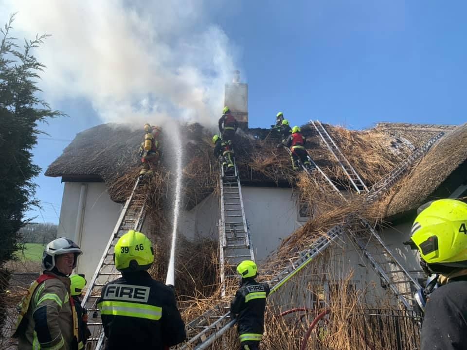Fire rips through thatched roof of a newly refurbished East Devon pub ...