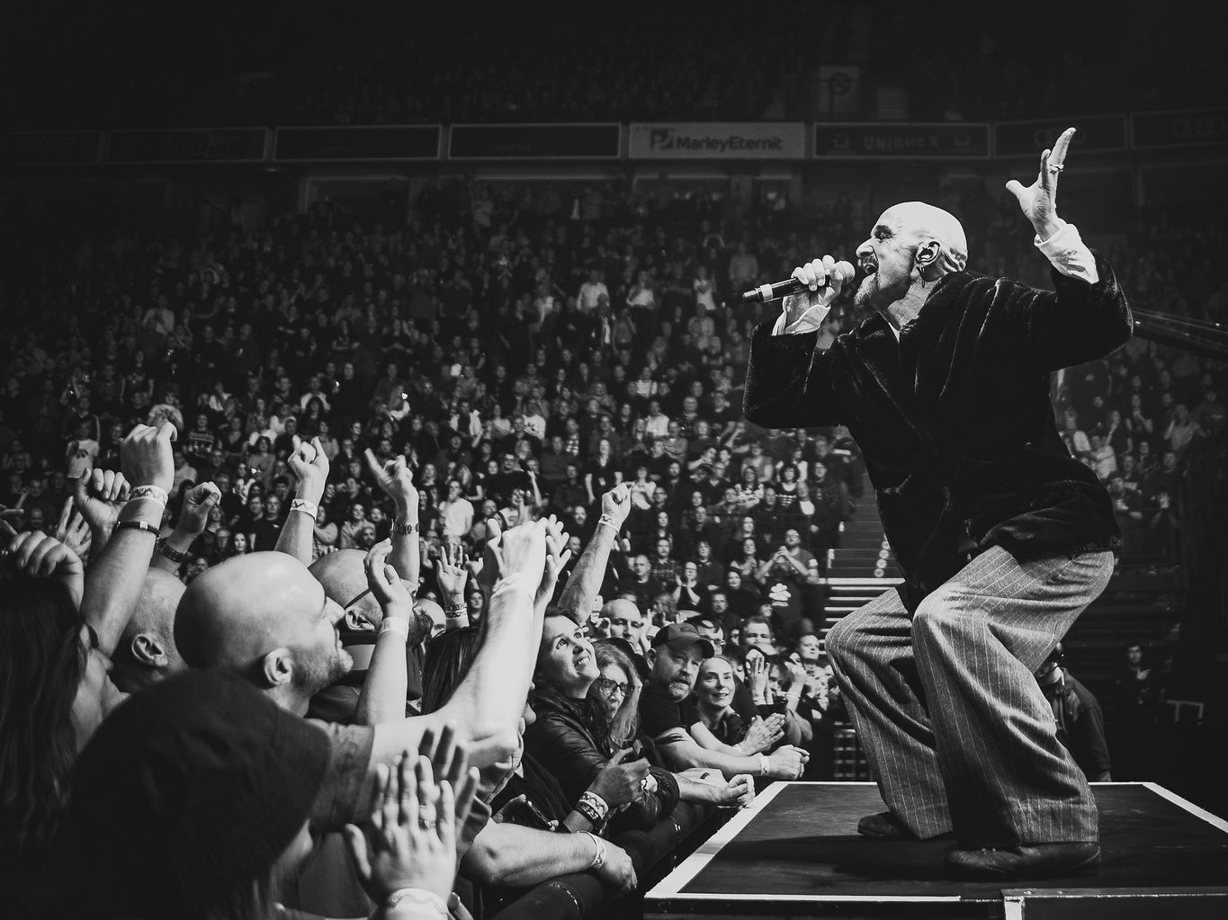 James to return to Scarborough Open Air Theatre